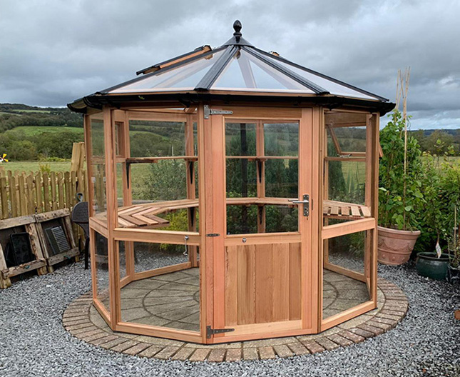 Round Greenhouses – Woodpecker Joinery